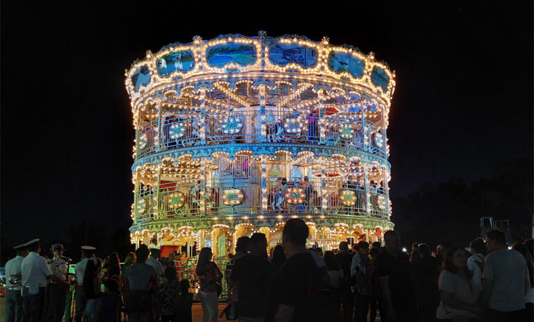 Quedó inaugurado en Puerto General San Martín el carrusel más grande ...